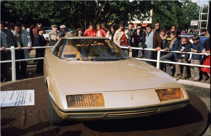1972 Citroen Camargue (Bertone) - Studios